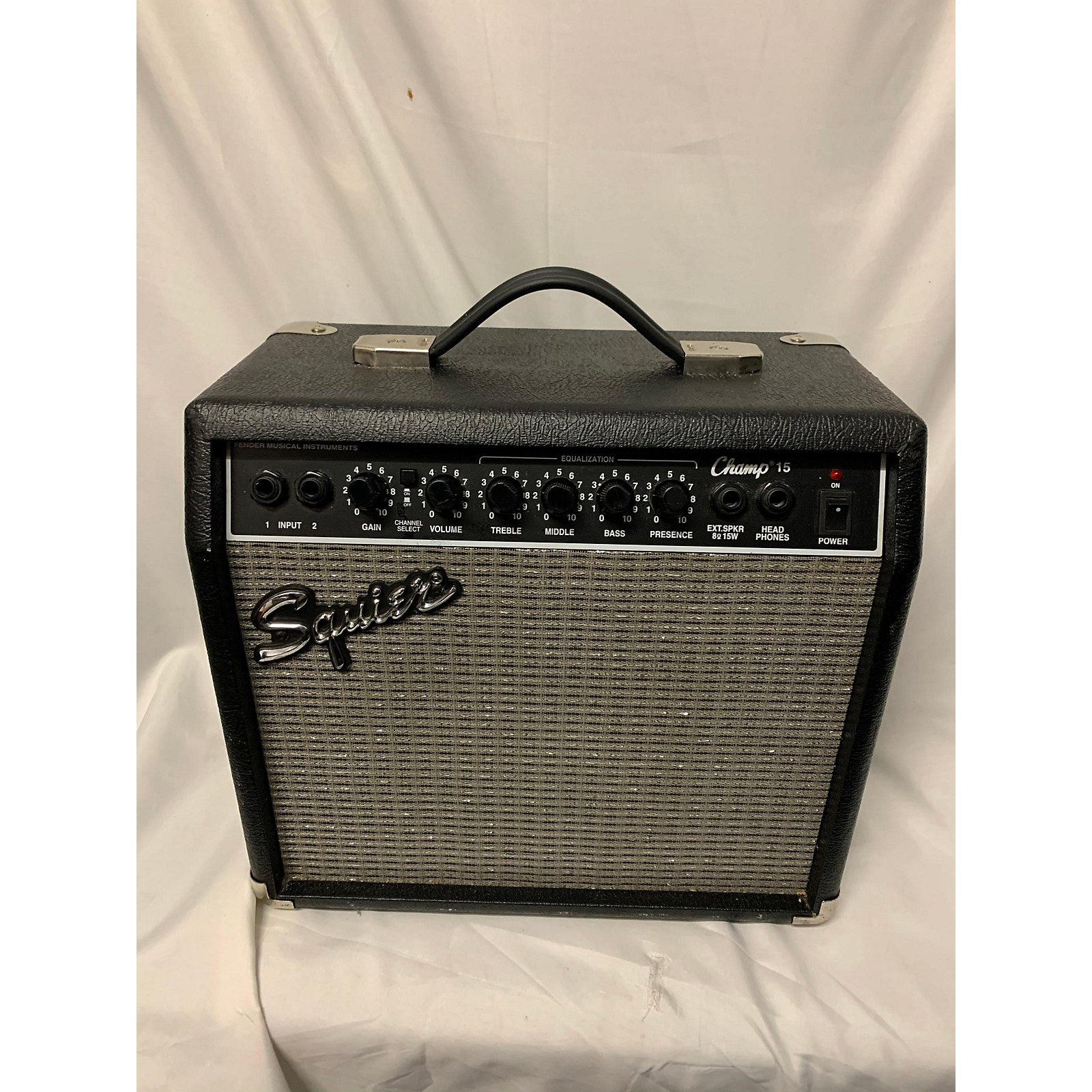 Squier Champ 15 Guitar Combo Amp | Musician's Friend