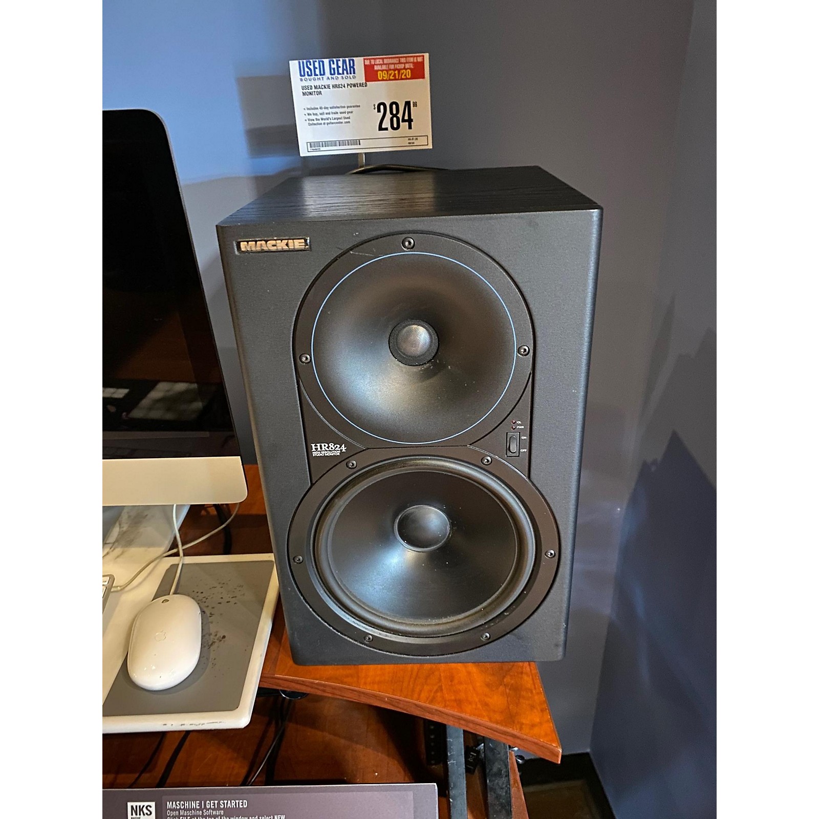 Used Mackie HR824 Powered Monitor | Musician's Friend