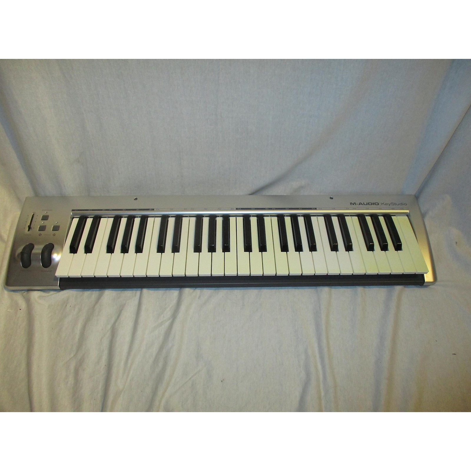 Avid KeyStudio 49 Key MIDI Controller | Musician's Friend