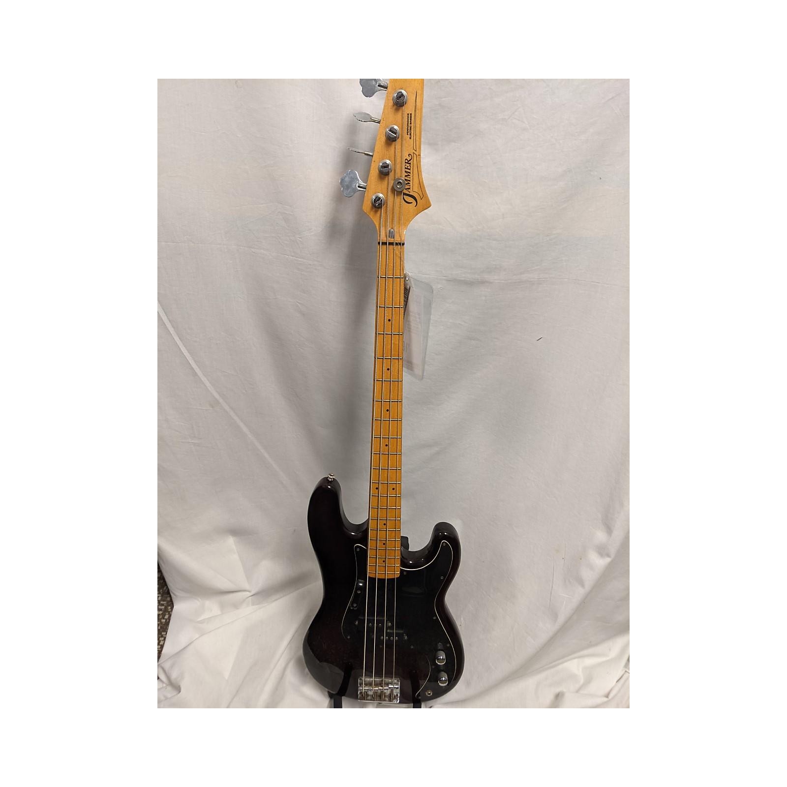 Used Hamer Performance Electric Bass Guitar Maroon | Musician's Friend